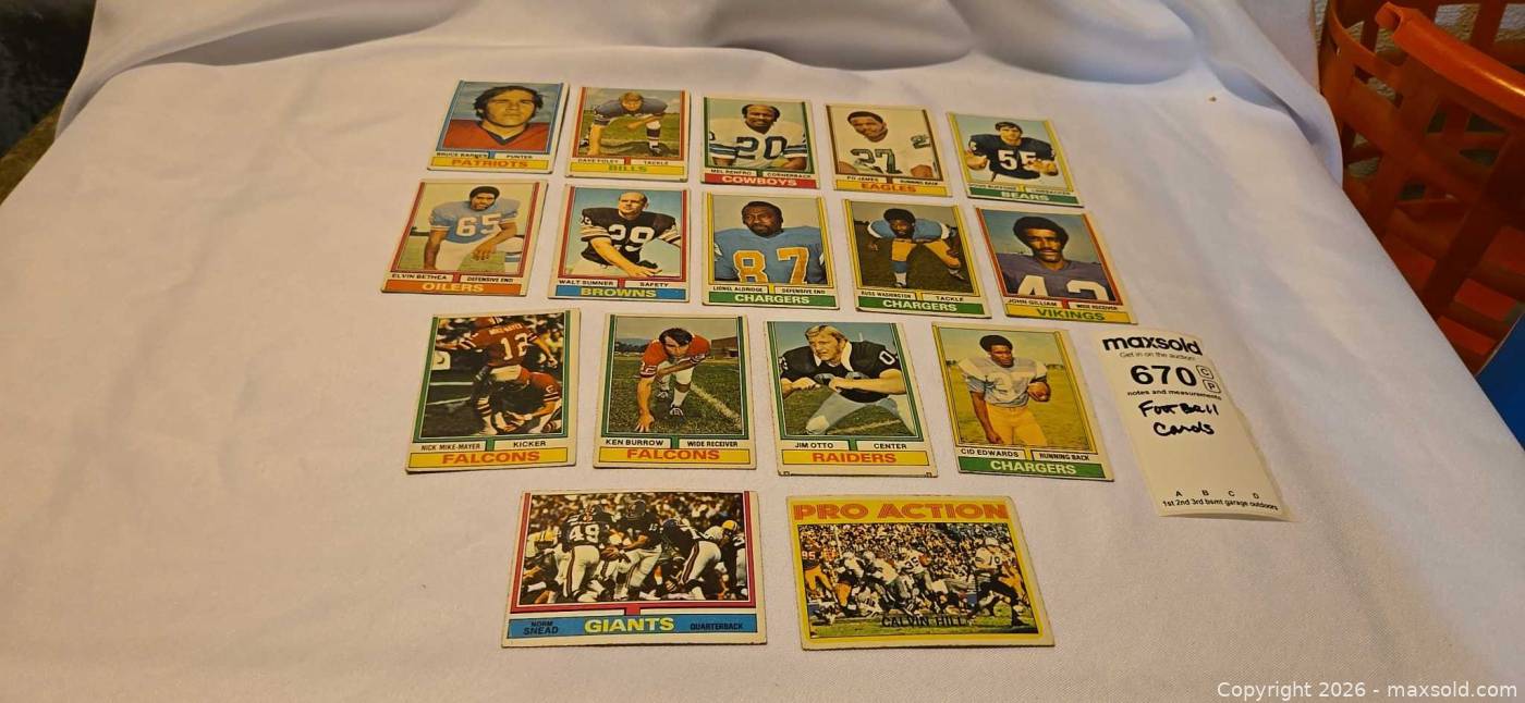 Early-1970s NFL football trading cards (18) | Maxsold