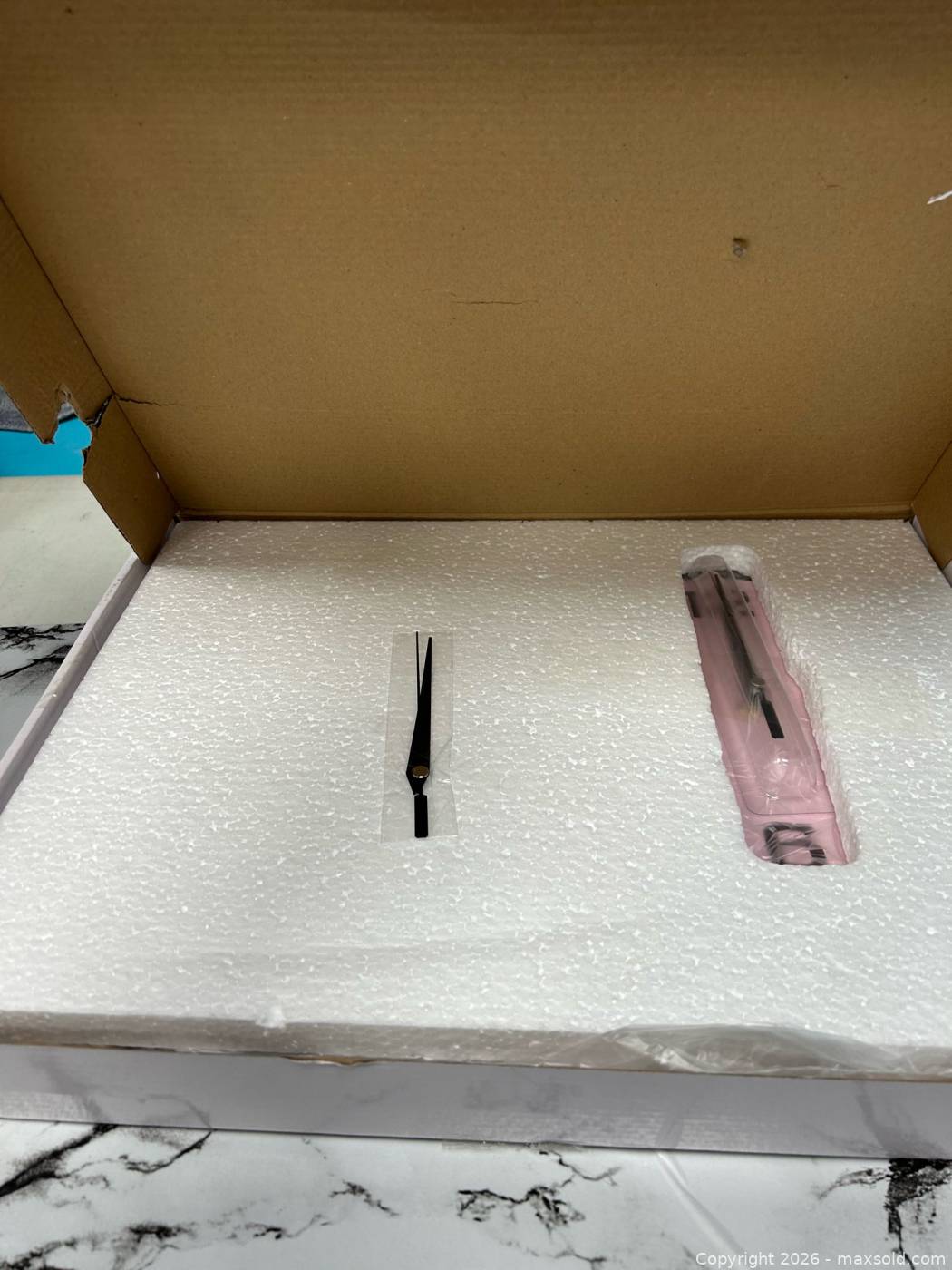 Cat-shaped pink wall clock new in box | Maxsold