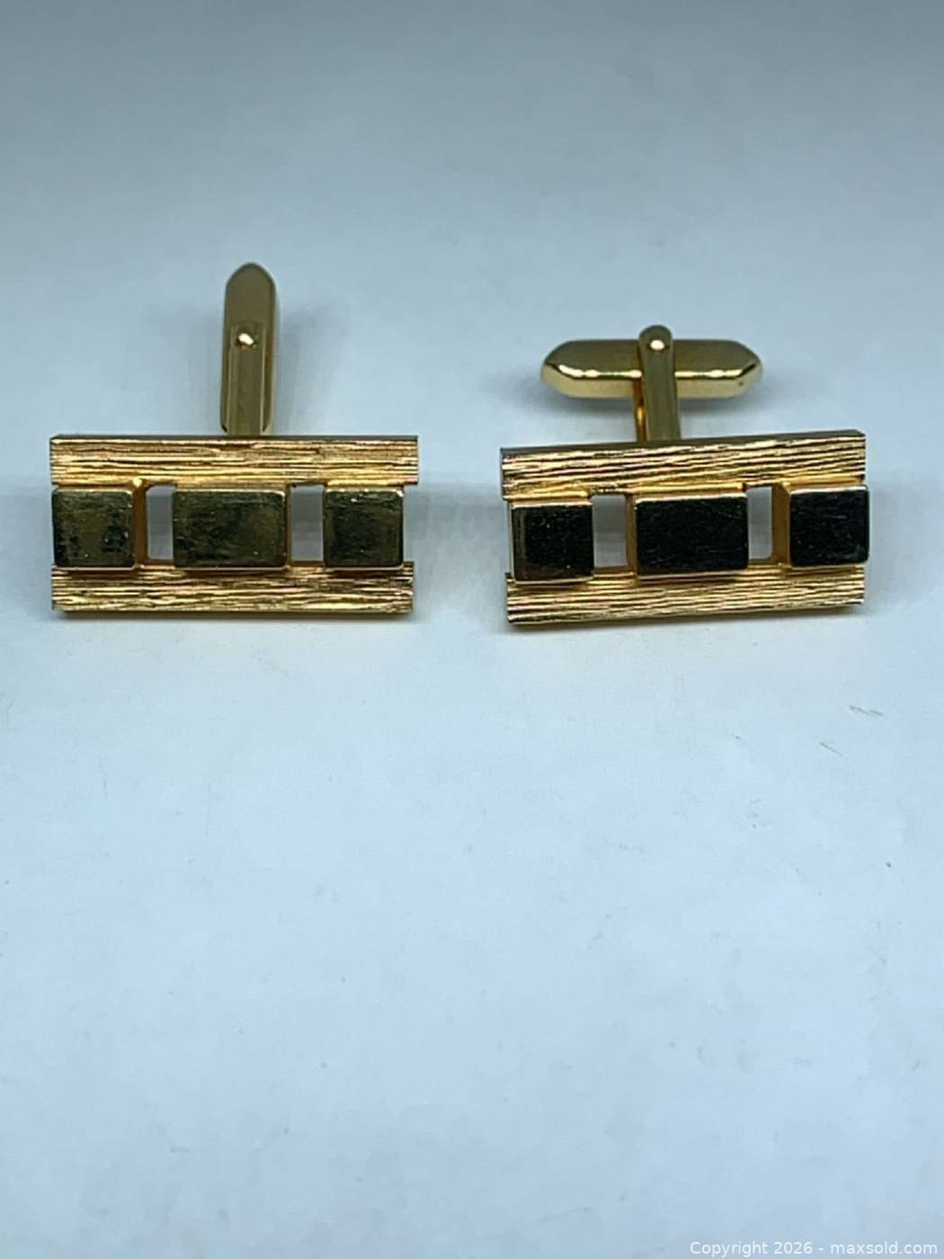 Gold-plated brass bullet-back cufflinks | Maxsold