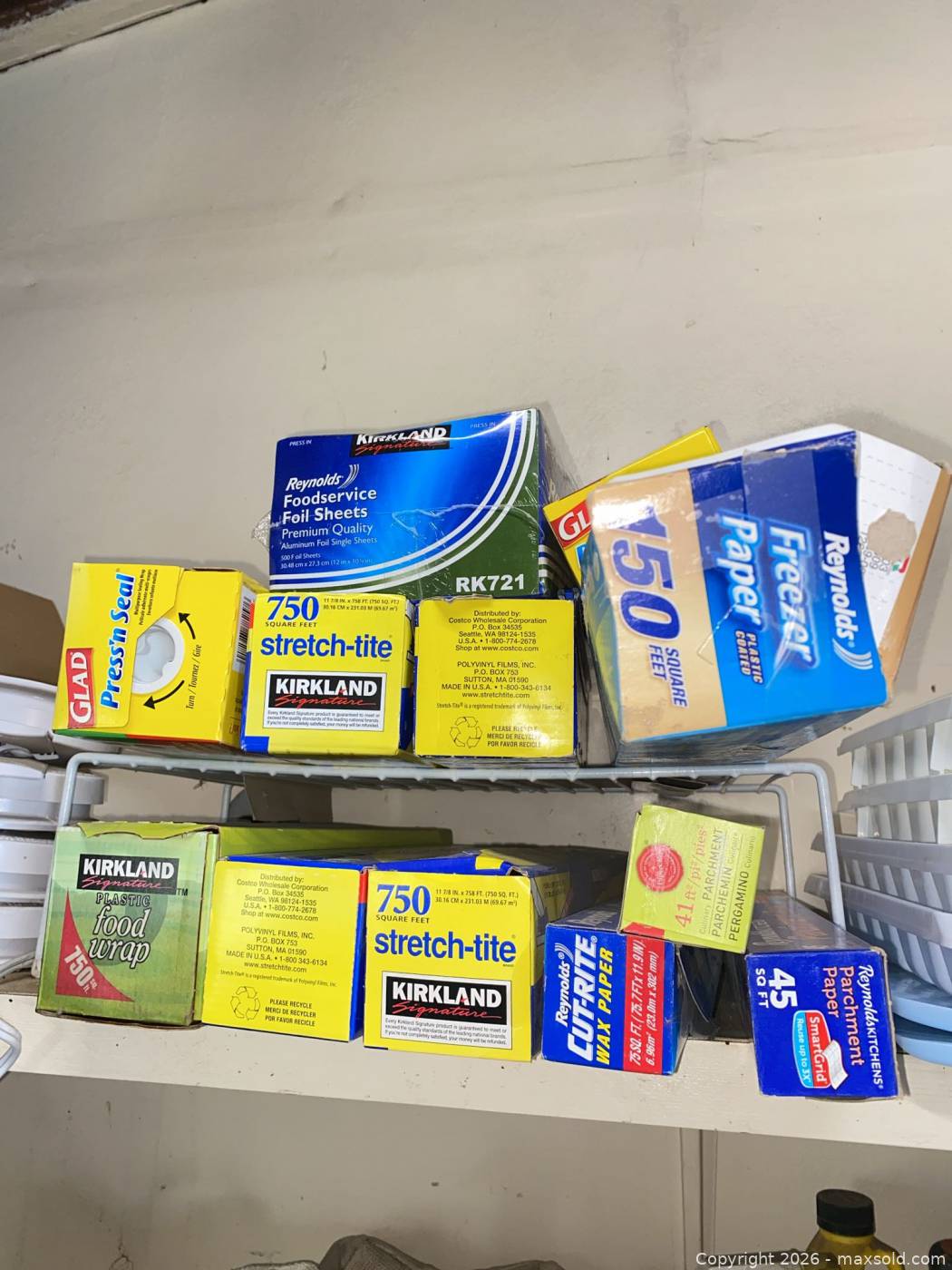 Light bulbs, smoke alarms, foil, food wrap | Maxsold