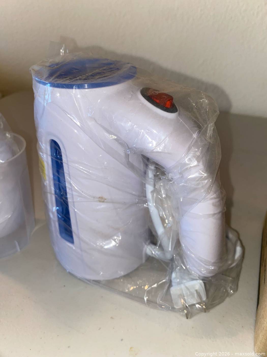 OGHom portable garment steamer with accessories | Maxsold