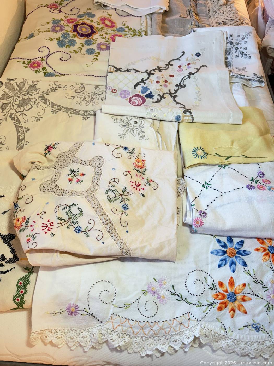 Vintage hand-embroidered table linens | Maxsold