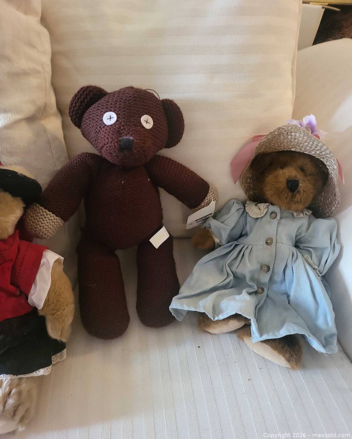 Lot of 10 collectible handmade teddy bears and stuffed animals | Maxsold