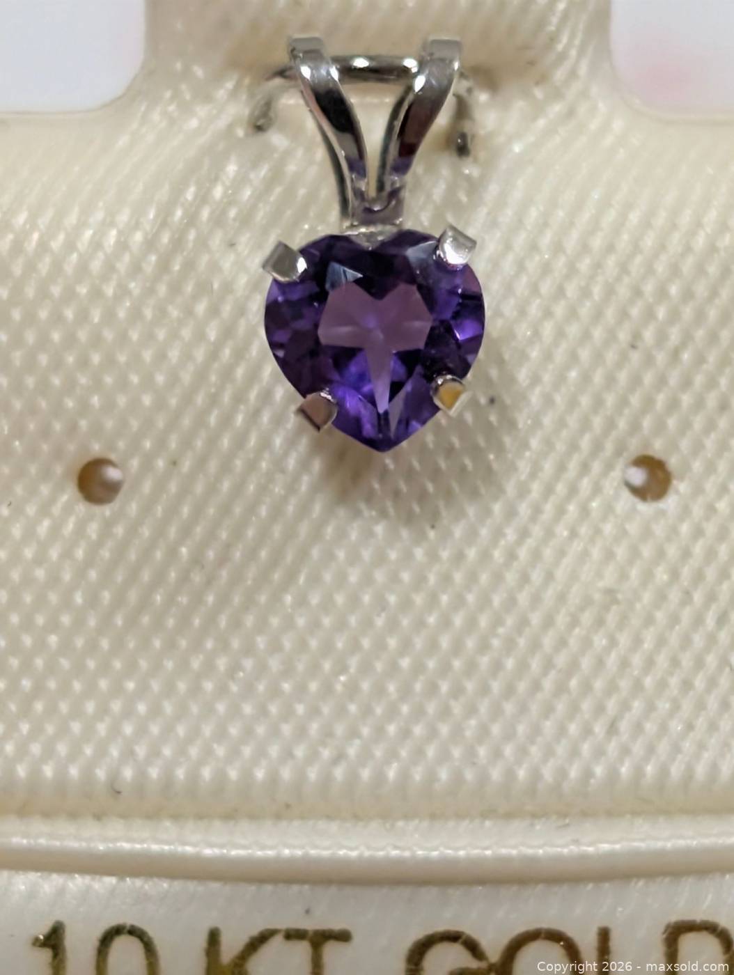 10K Gold Heart-Shaped Amethyst Pendant | Maxsold
