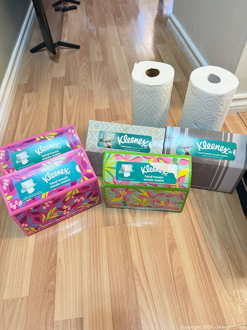 Kleenex 2-ply hand towels 5 boxes + 2 rolls | Maxsold
