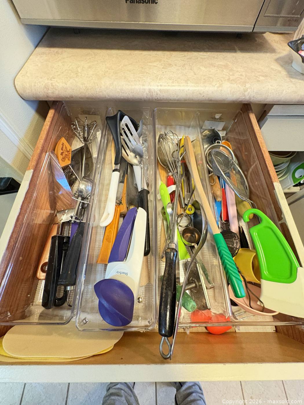 Mixed Kitchen Utensils With 3 Clear Plastic Drawer Trays | Maxsold