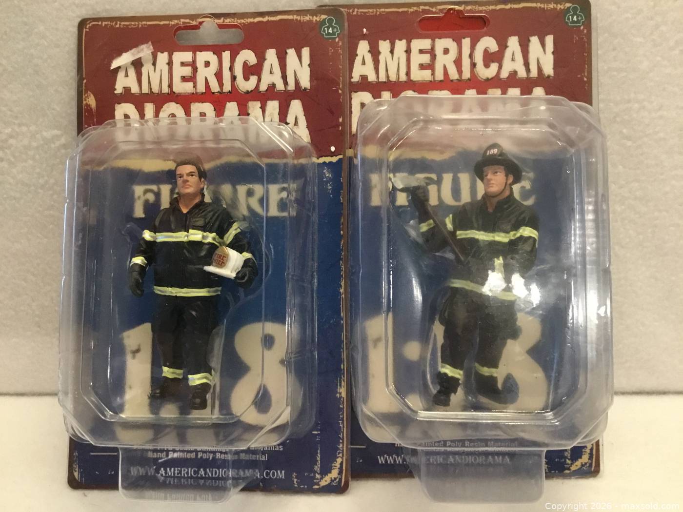 American Diorama 1:18 Firefighter Figures Lot/2 | Maxsold