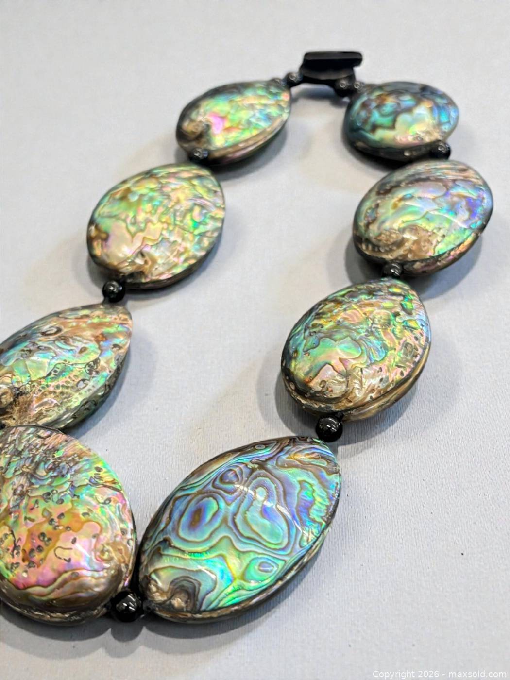 Abalone shell cabochon necklace 19.5 in | Maxsold