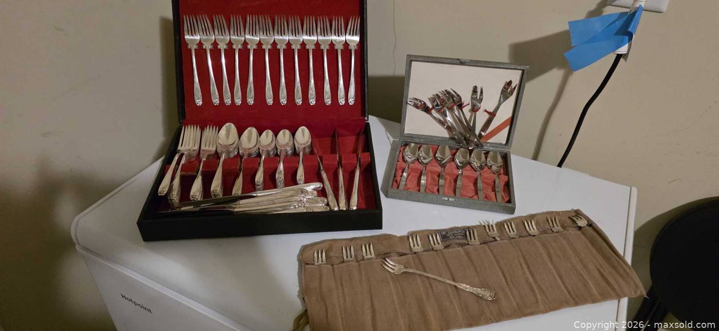 Vintage silver-plated flatware and appetizer sets | Maxsold