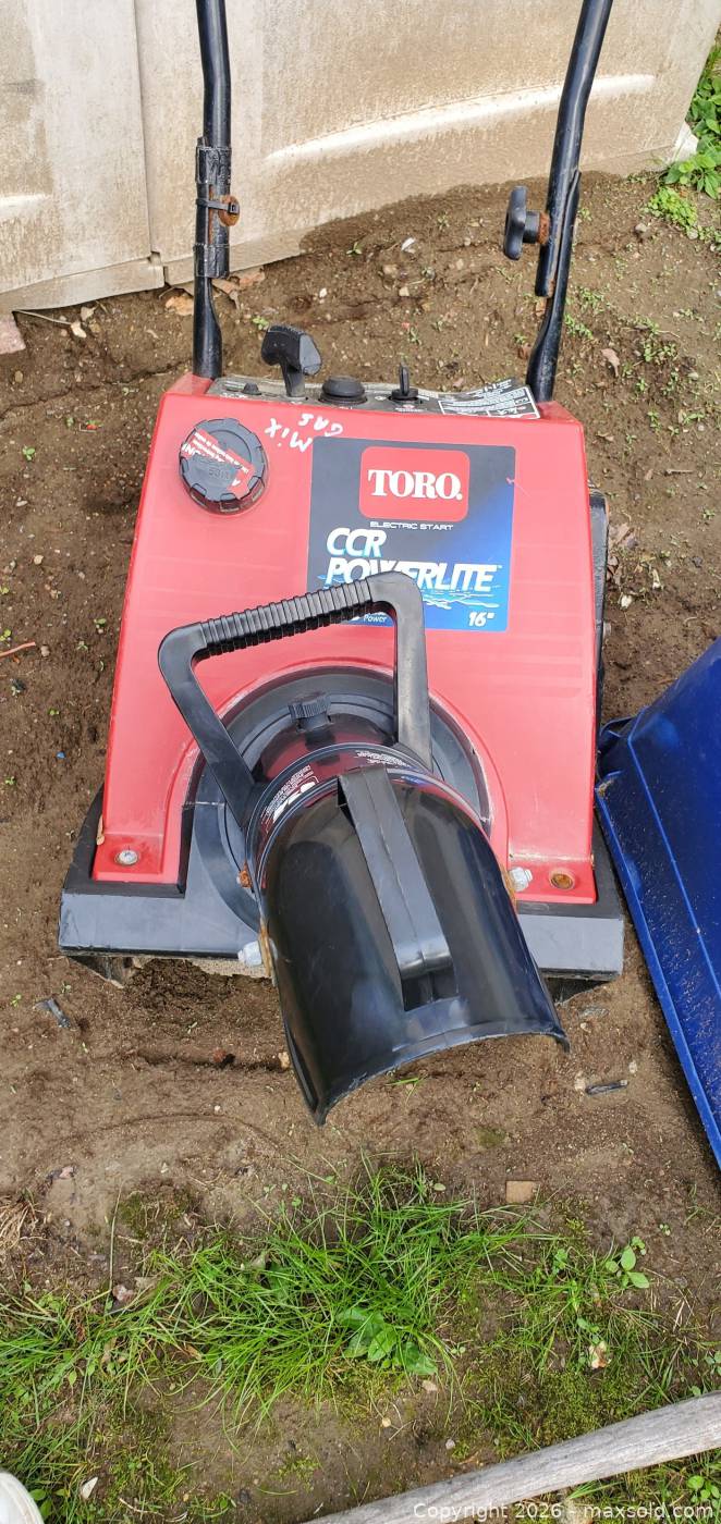 Toro CCR Powerlite 3.0 HP Snowblower | Maxsold