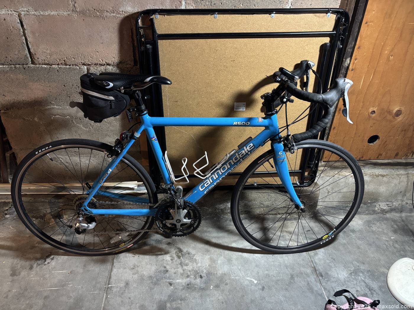 48cm Cannondale R500 Road Bike | Maxsold