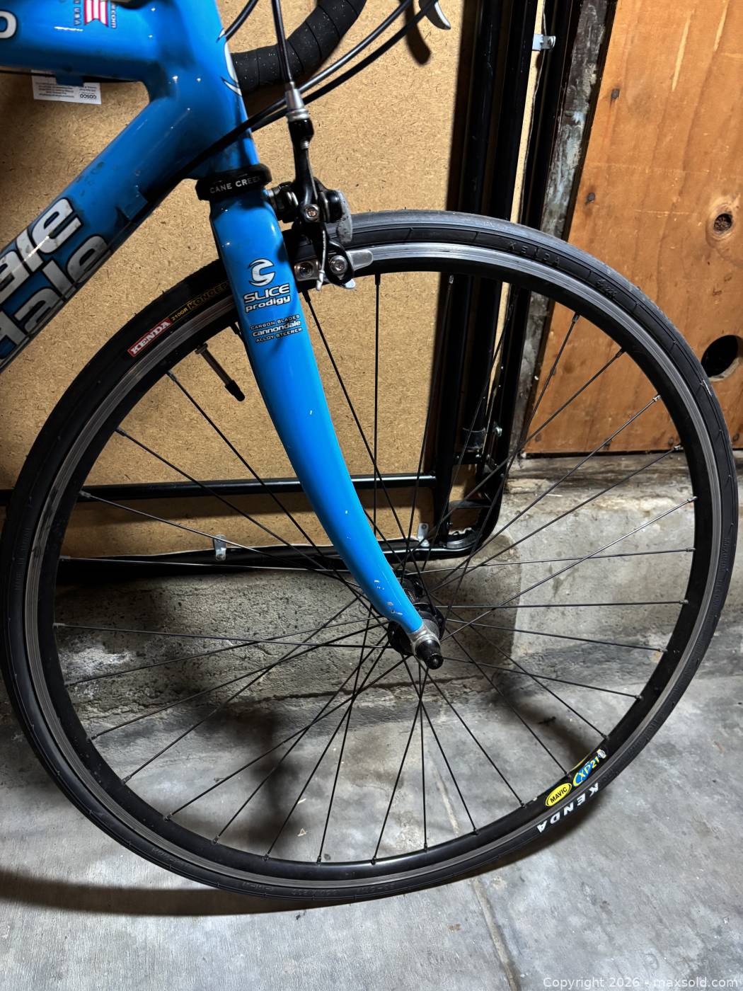 48cm Cannondale R500 Road Bike | Maxsold
