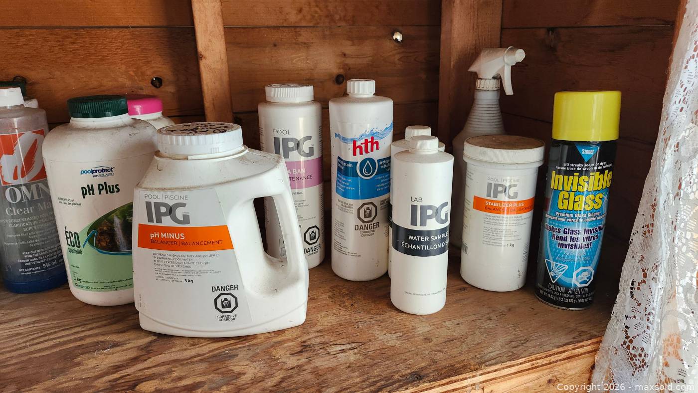 Assorted pool maintenance chemicals | Maxsold