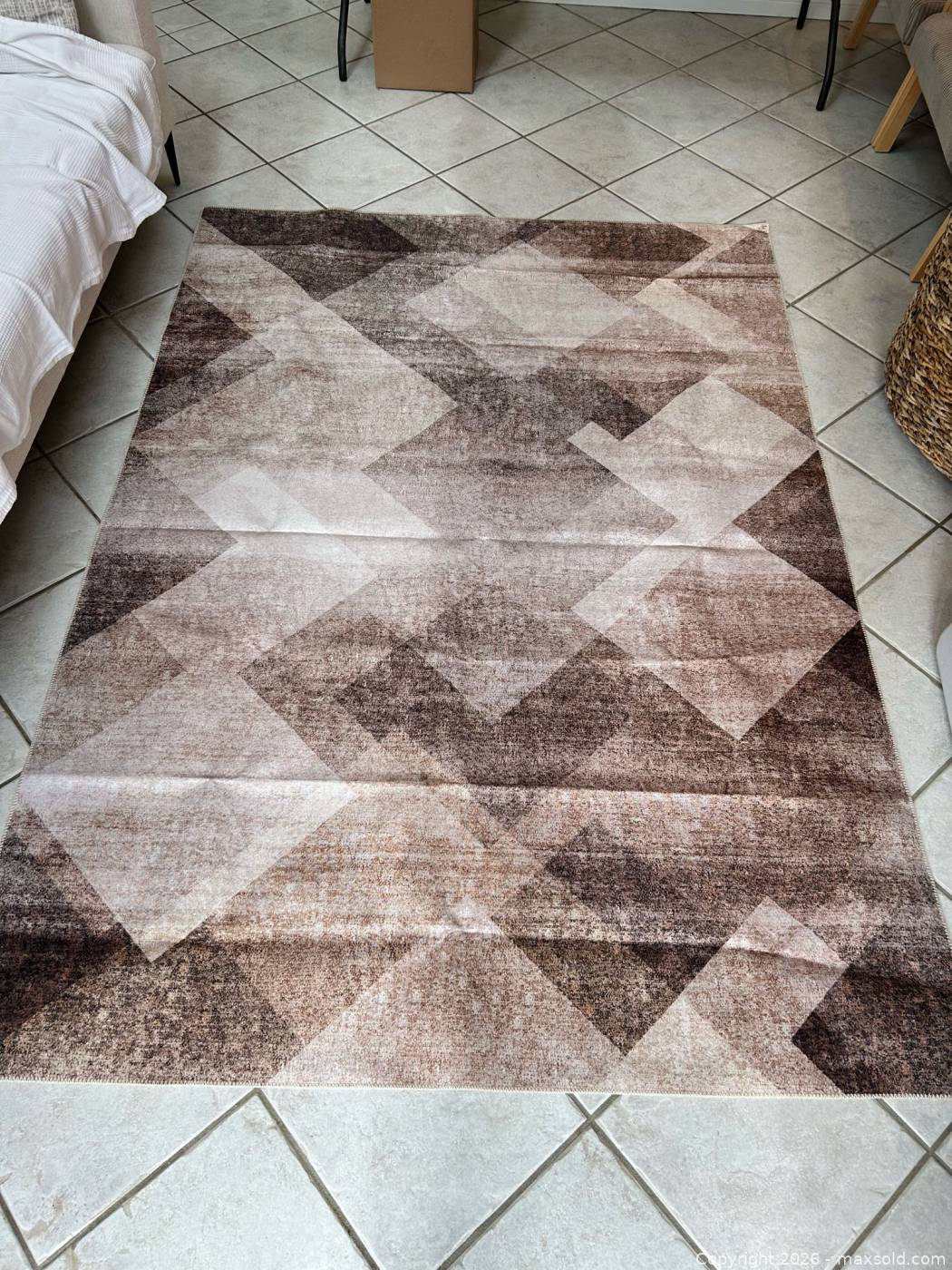 KOSHANI Sahara area rug plus matching runner | Maxsold