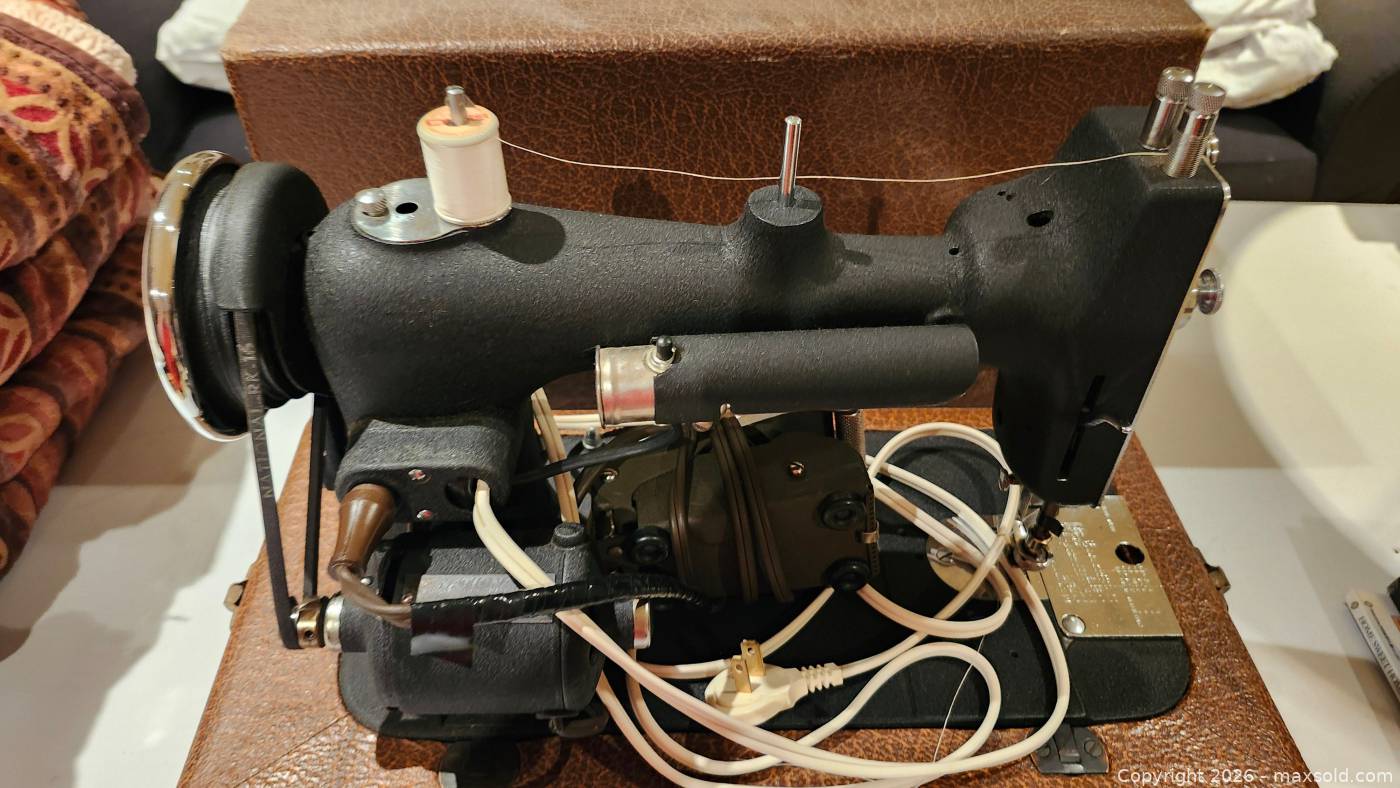 Seamstress Rotary tabletop electric sewing machine with case, foot ...