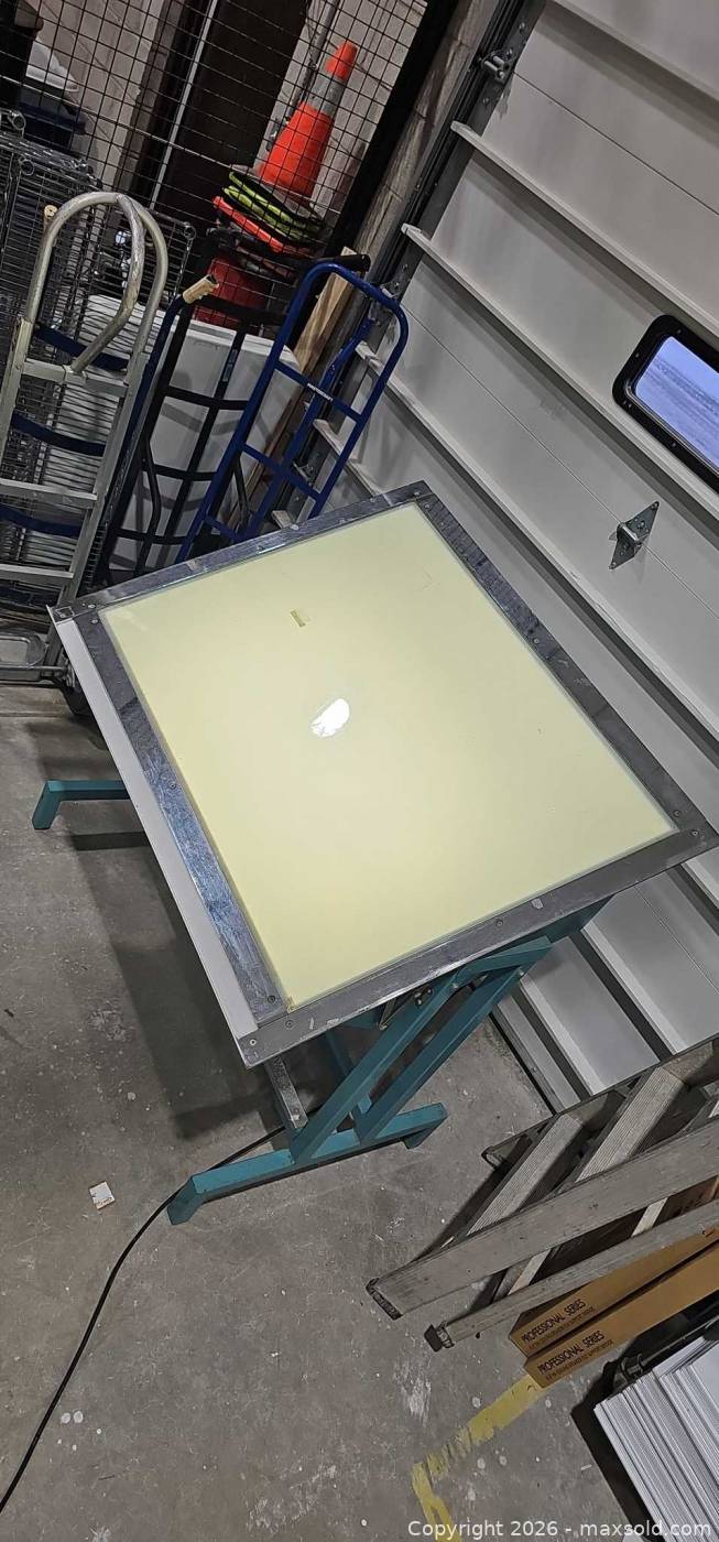 Louson-Desbonite illuminated drafting light table 34×36 in | Maxsold