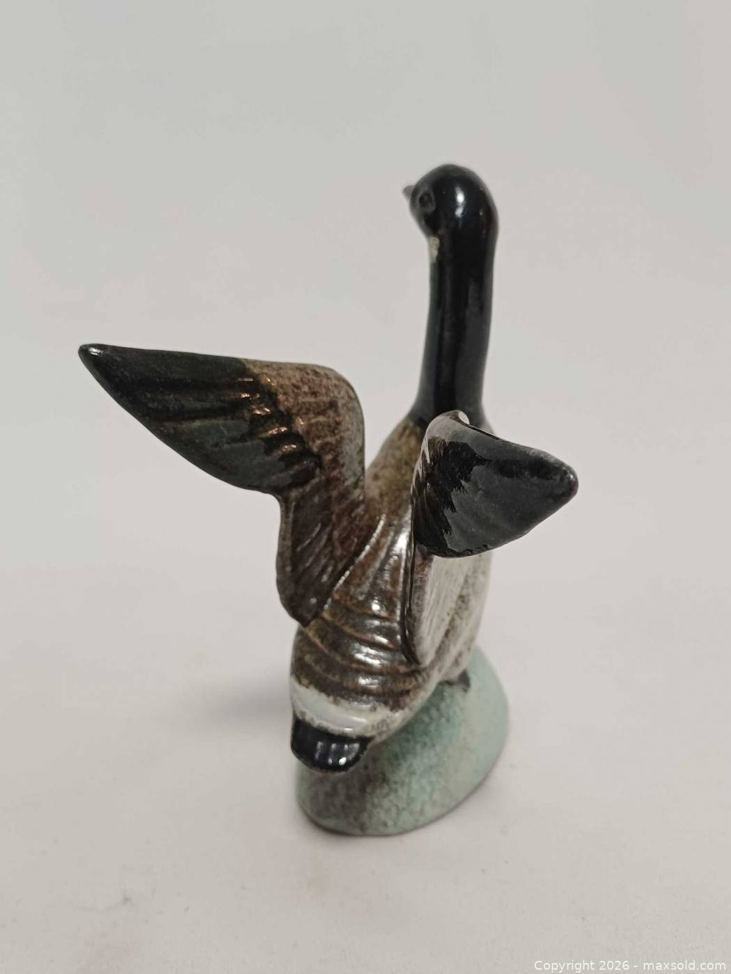 Jarko Zavi Canada ceramic goose sculpture | Maxsold