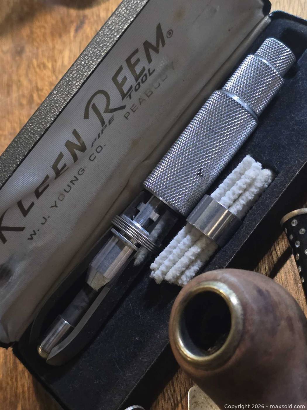 Kleen Reem pipe reamer set, 2 wooden pipes, 3 cigarette holders, 2 ...