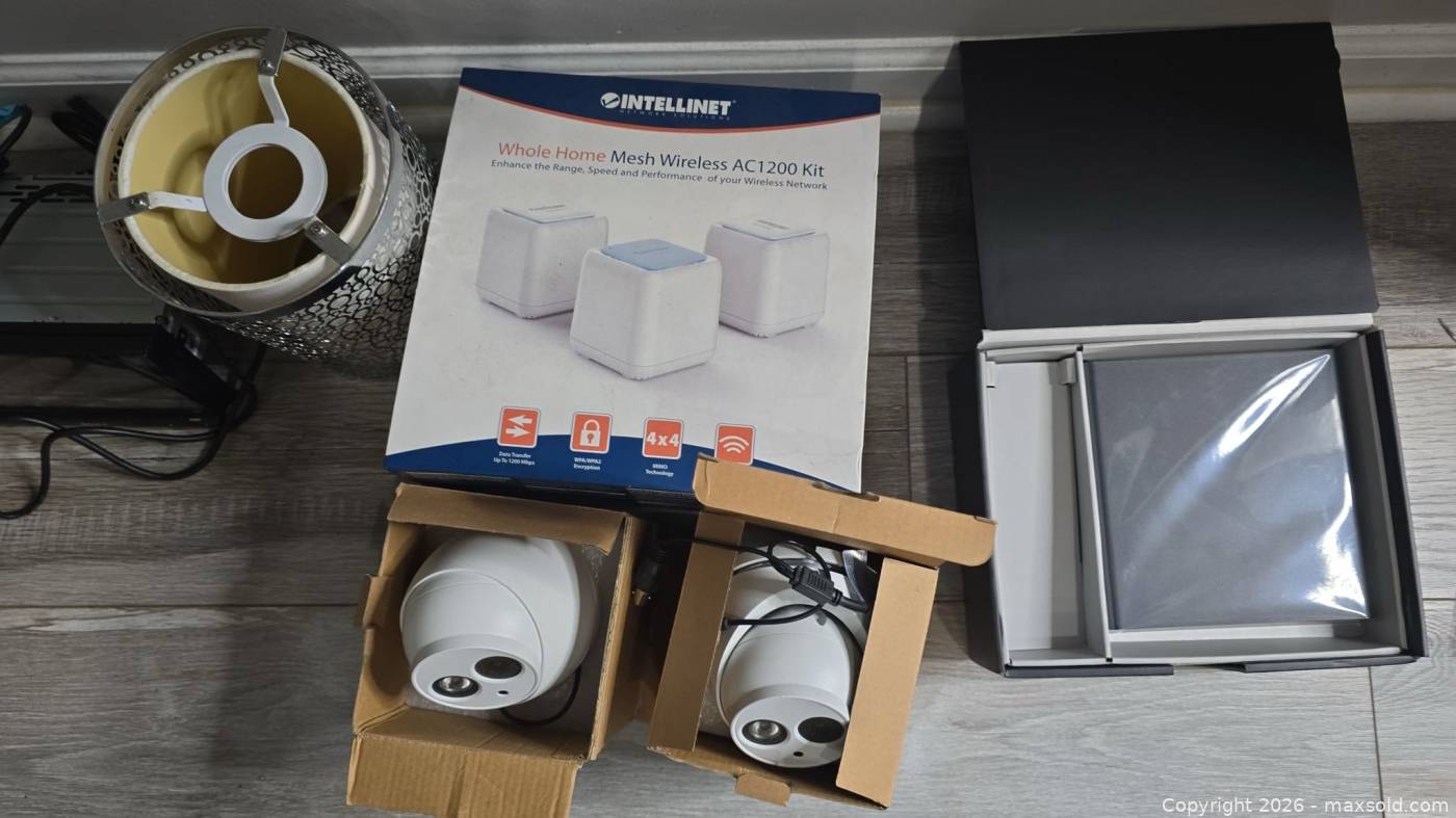 Intellinet mesh Wi-Fi kit, security cameras, lamp | Maxsold