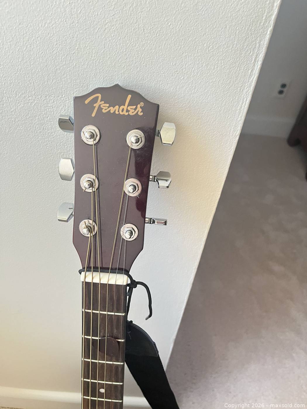 Fender FA-100 dreadnought acoustic guitar | Maxsold