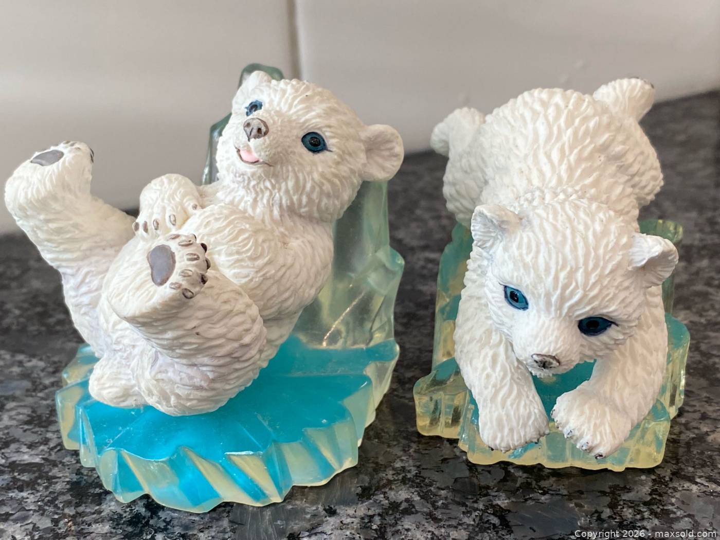 Hamilton Collection Polar Playmates figurines | Maxsold
