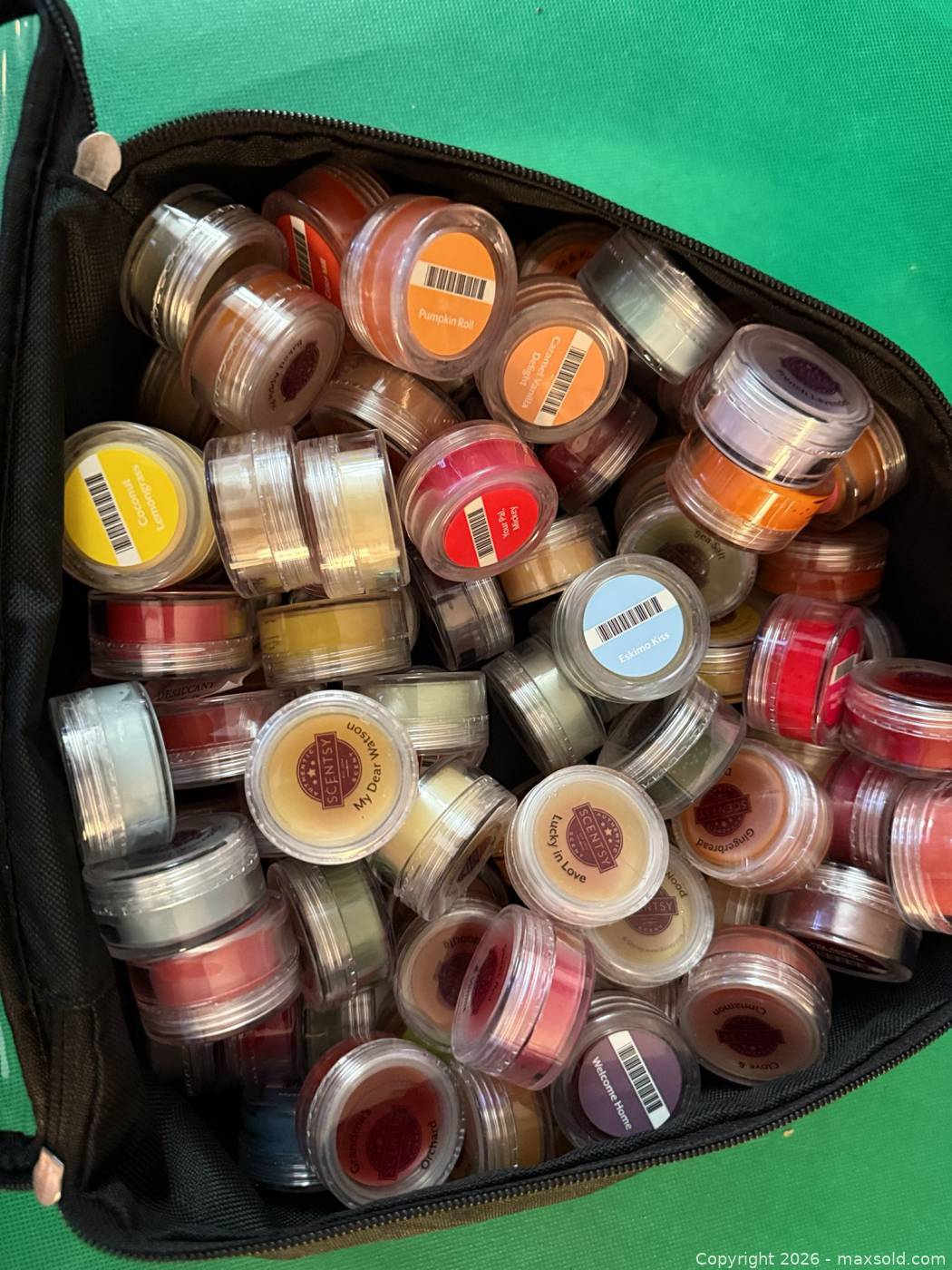 Scentsy wax sample pods with clear bag | Maxsold