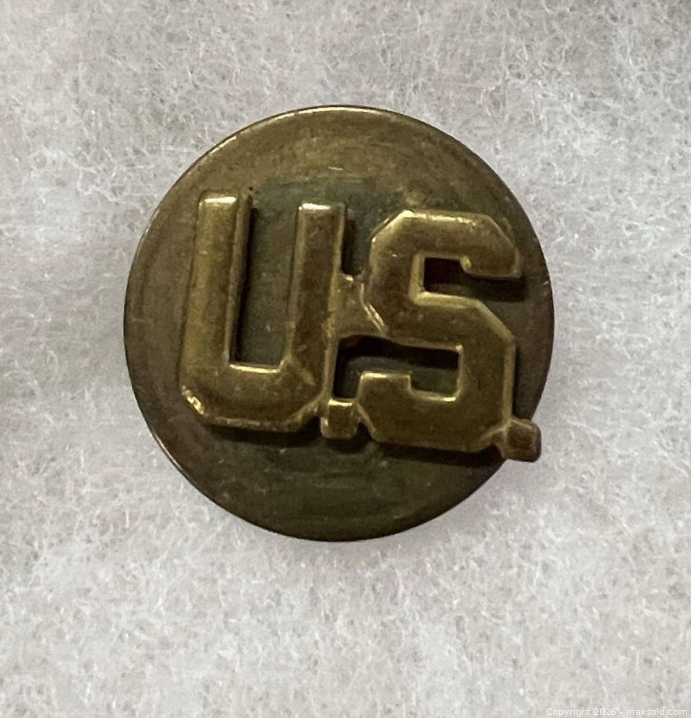 Lot of 9 WWII U.S. Army brass collar insignia | Maxsold
