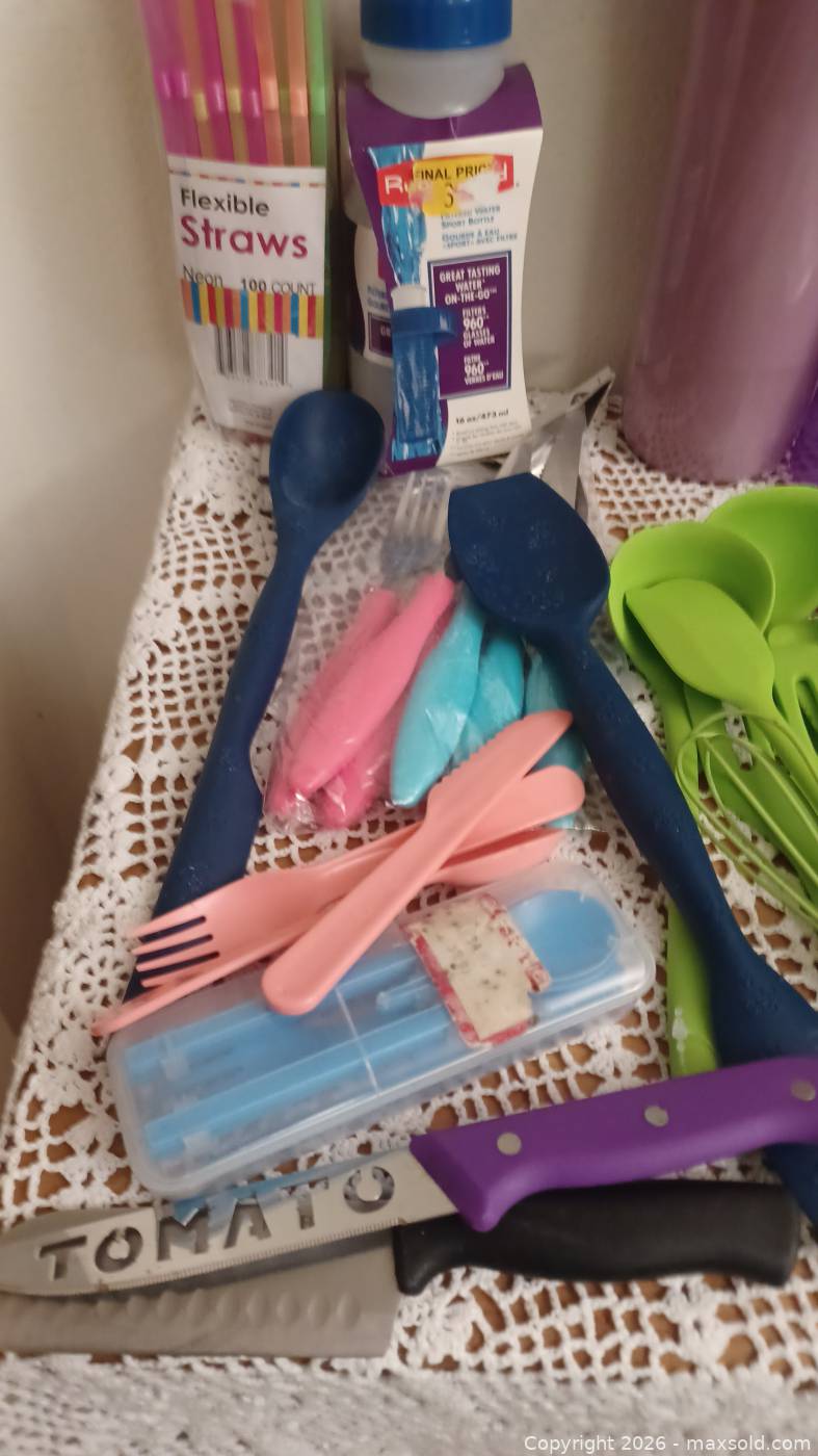 Assorted kitchen utensils & small kitchenware 30-pc | Maxsold