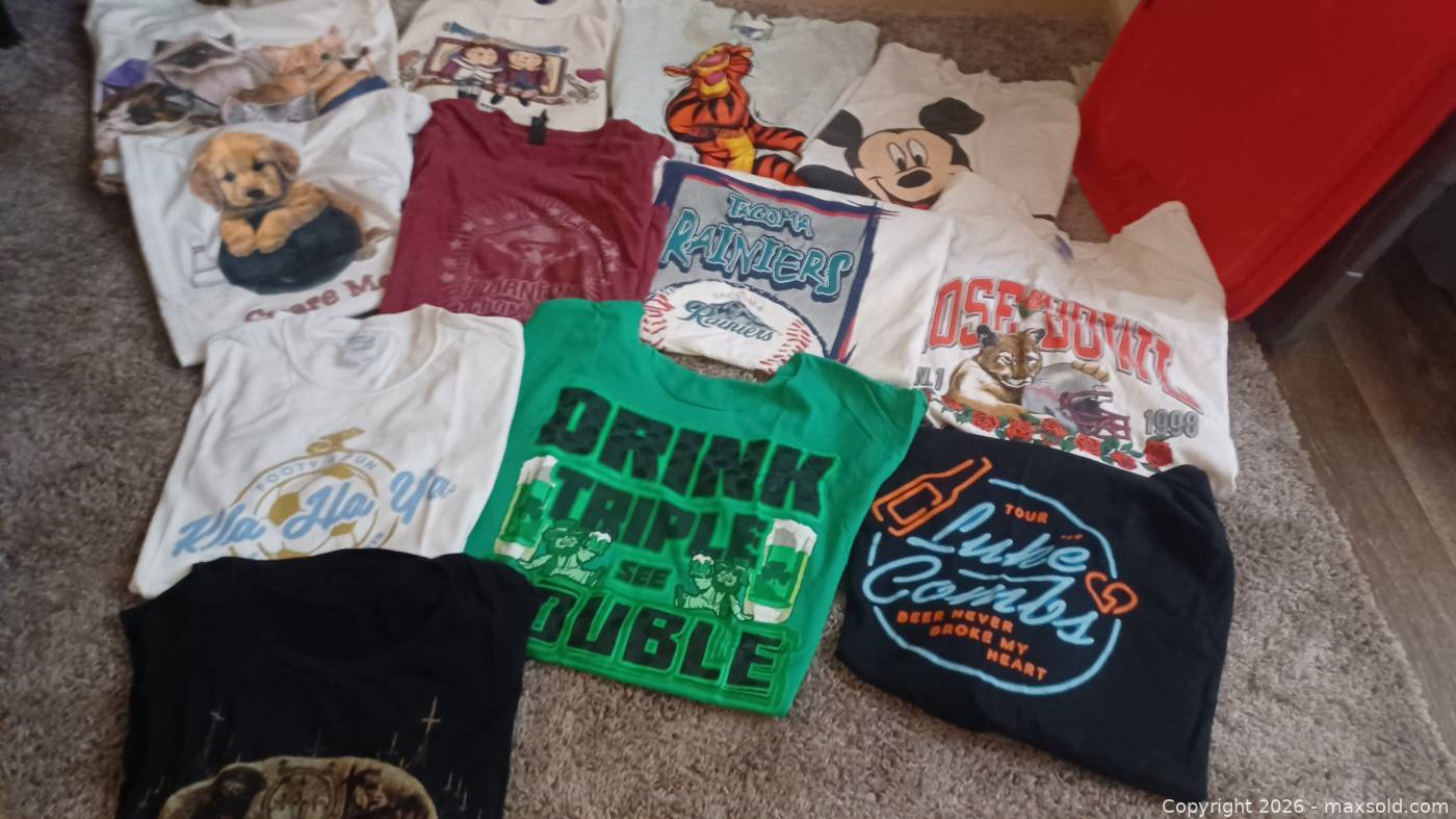12 mixed-graphic T-shirts | Maxsold