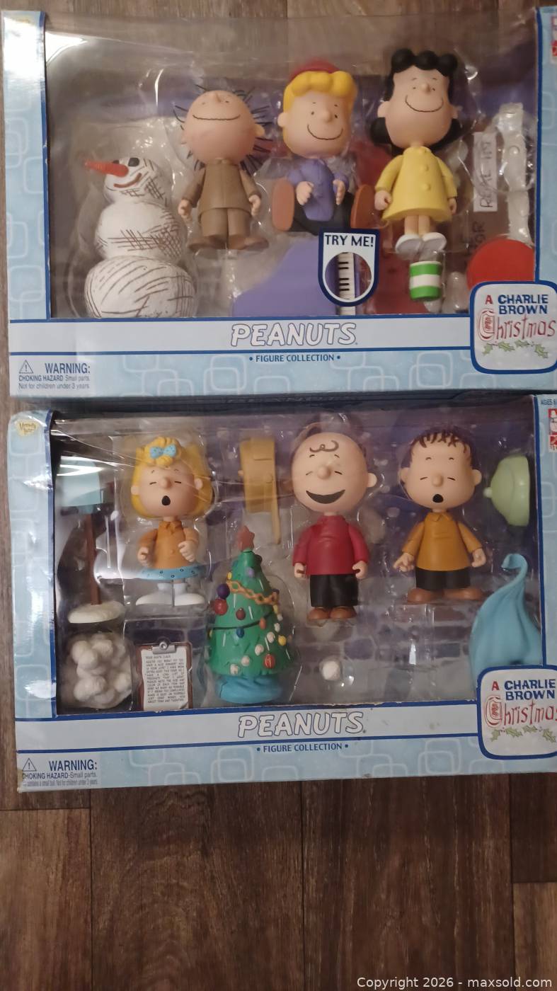 Peanuts A Charlie Brown Christmas boxed figure sets | Maxsold