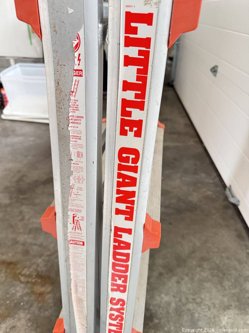 Little Giant 4-Section Aluminum Articulating Ladder | Maxsold