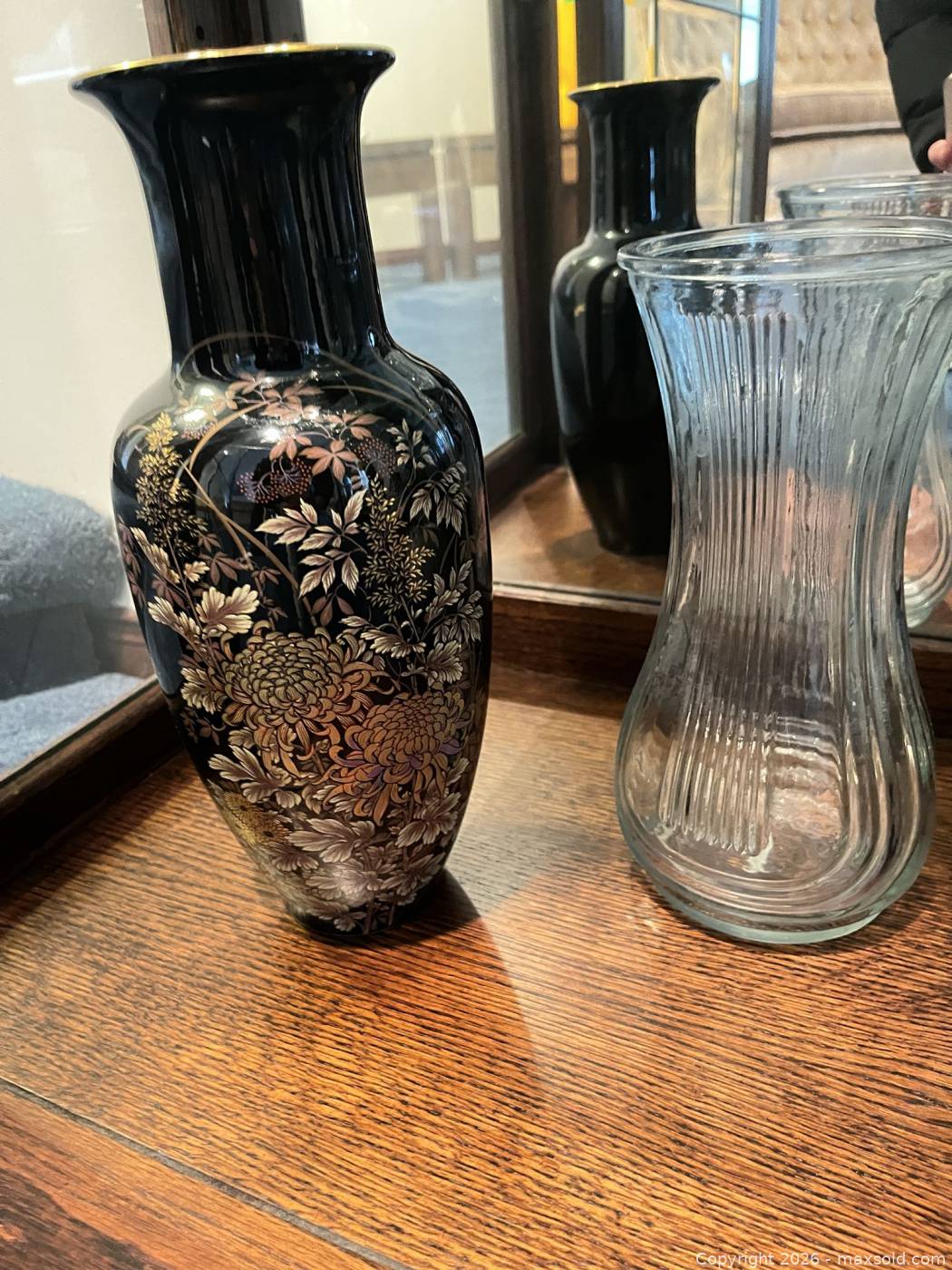 Tenmoku-Kiku vase, clear glass vase, rooster jar, blue glass pair | Maxsold