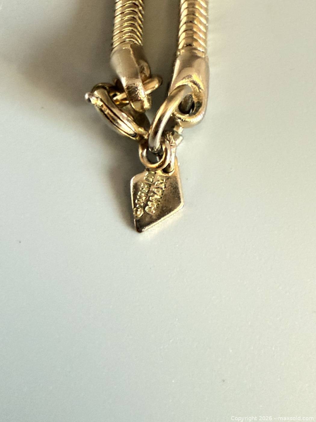 Vintage Sarah Coventry shell-look necklace and earrings | Maxsold