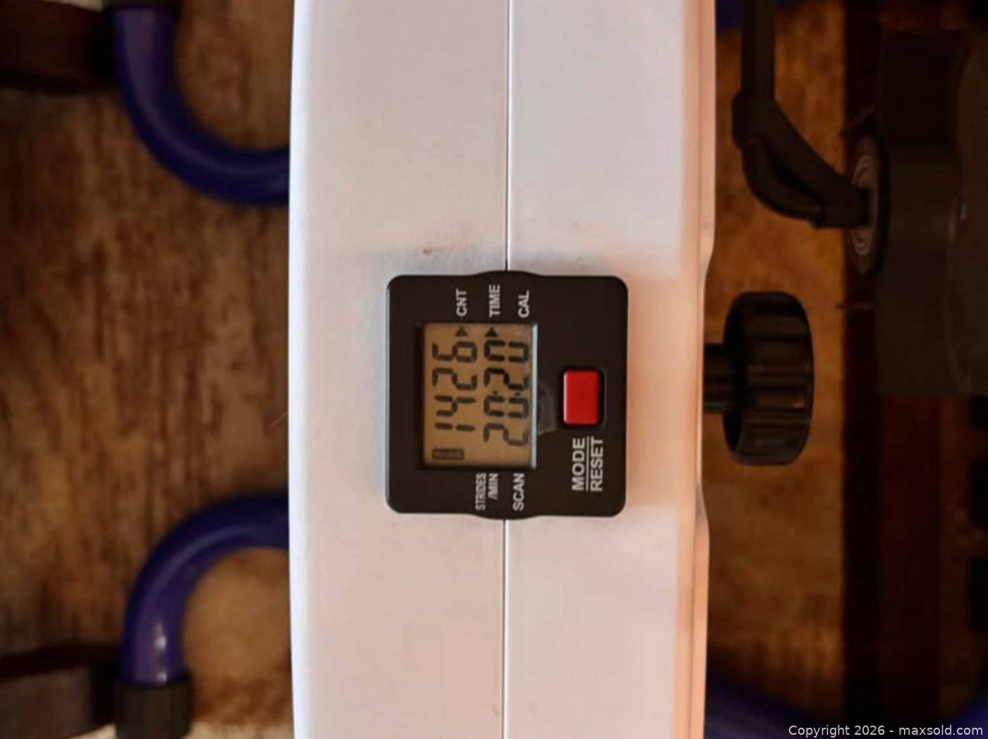 Scoop Fit under-desk lateral leg motion trainer | Maxsold