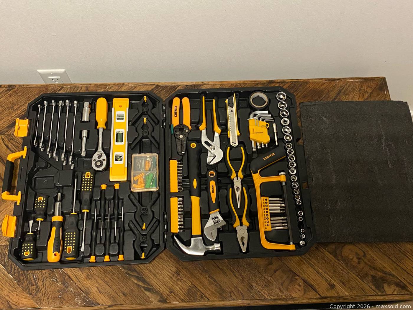 DEKO 198-Piece Household Hand Tool Kit | Maxsold