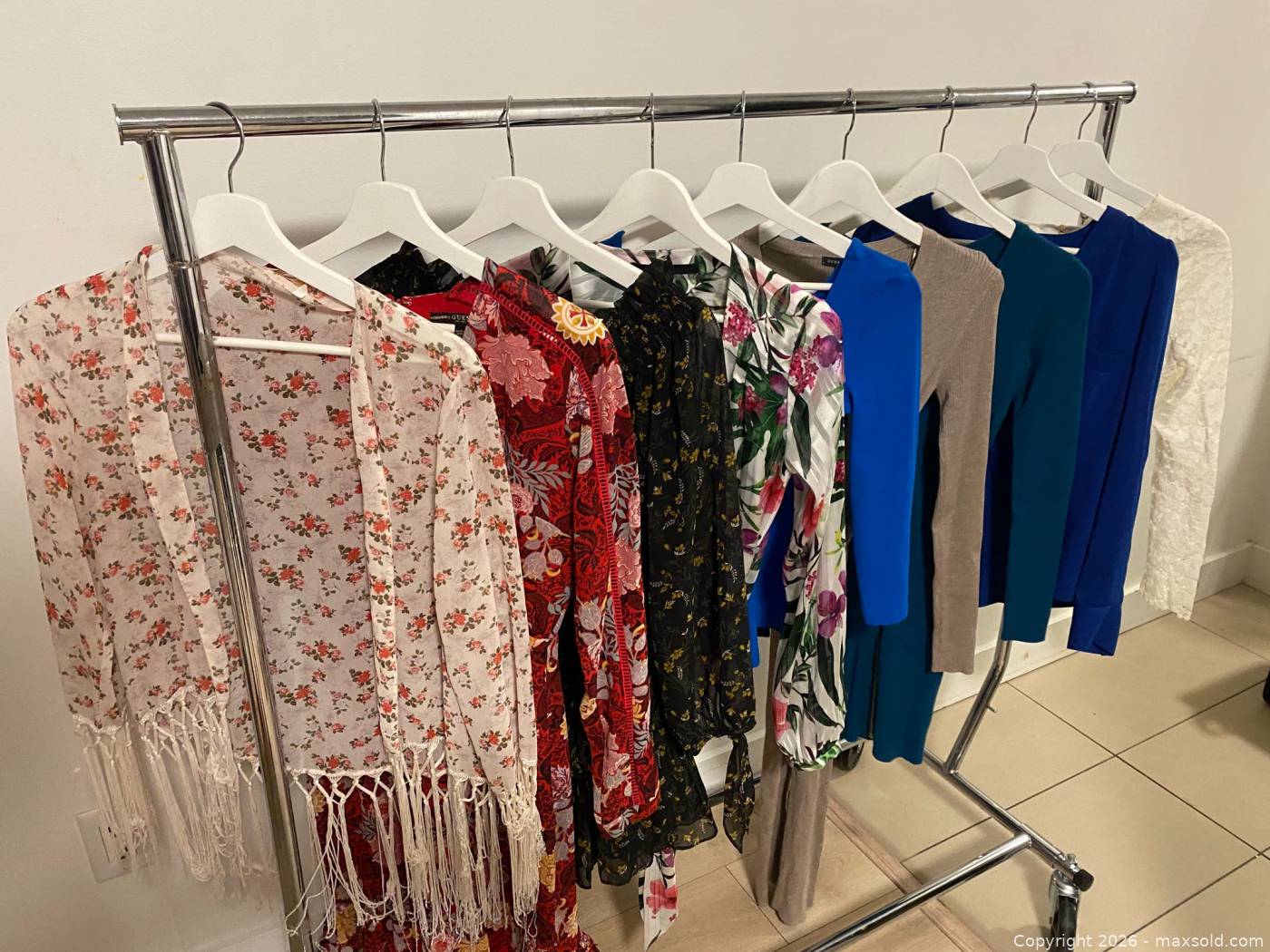 Women’s designer dresses S & XS | Maxsold