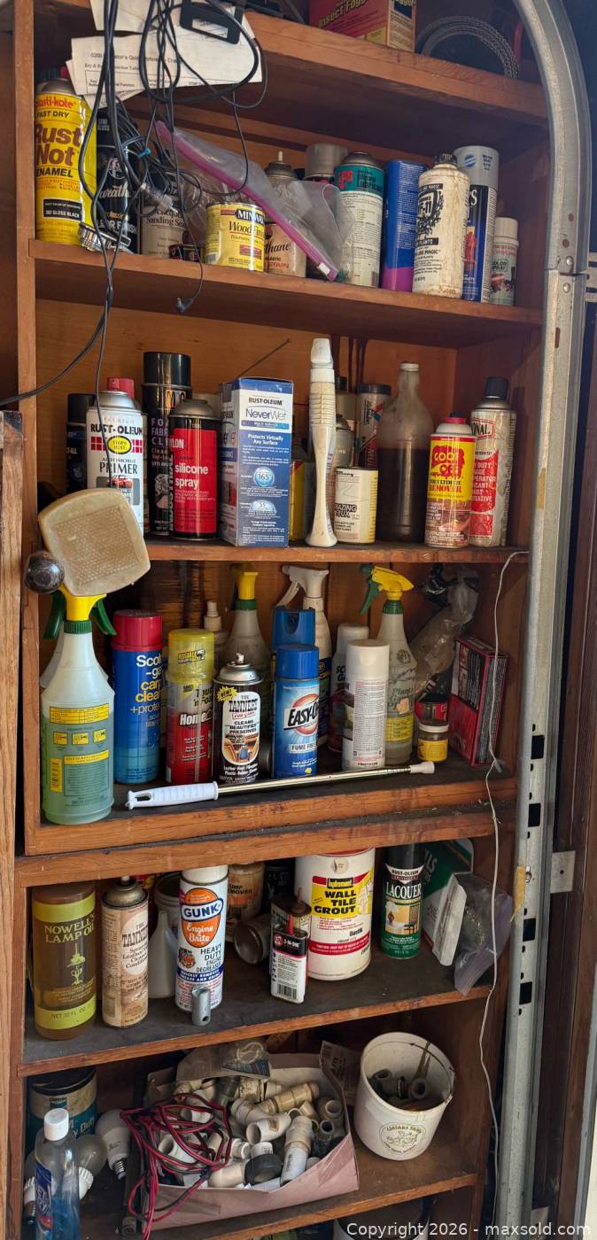 Assorted vintage automotive chemicals & garage supplies | Maxsold