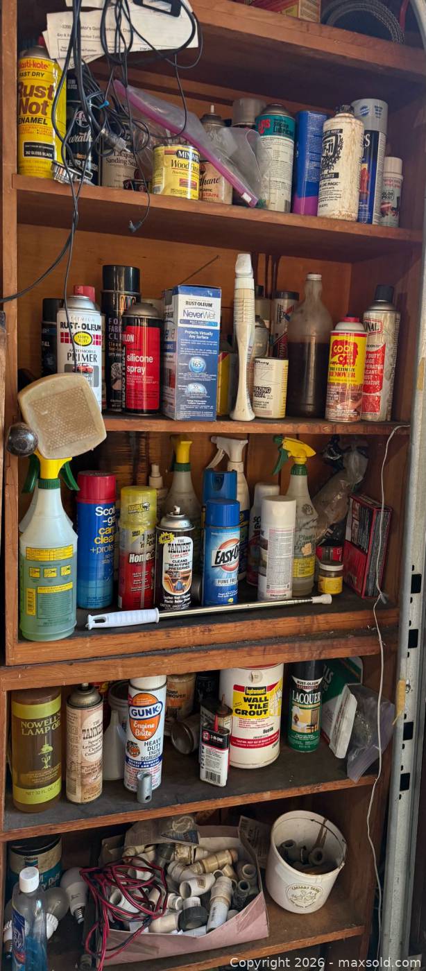 Assorted vintage automotive chemicals & garage supplies | Maxsold