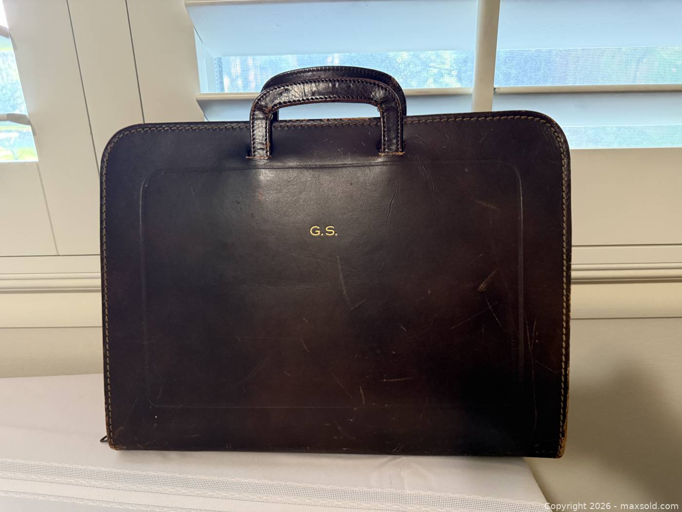 Vintage leather zip briefcase with pens | Maxsold