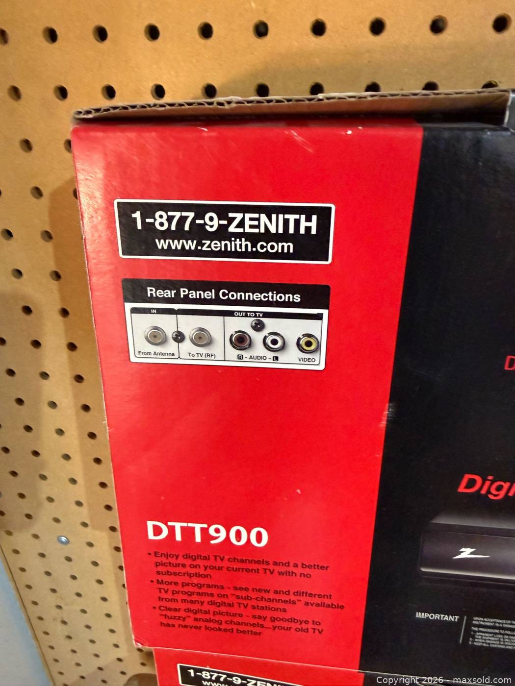 Zenith DTT901 digital TV tuner converter boxes x2 | Maxsold