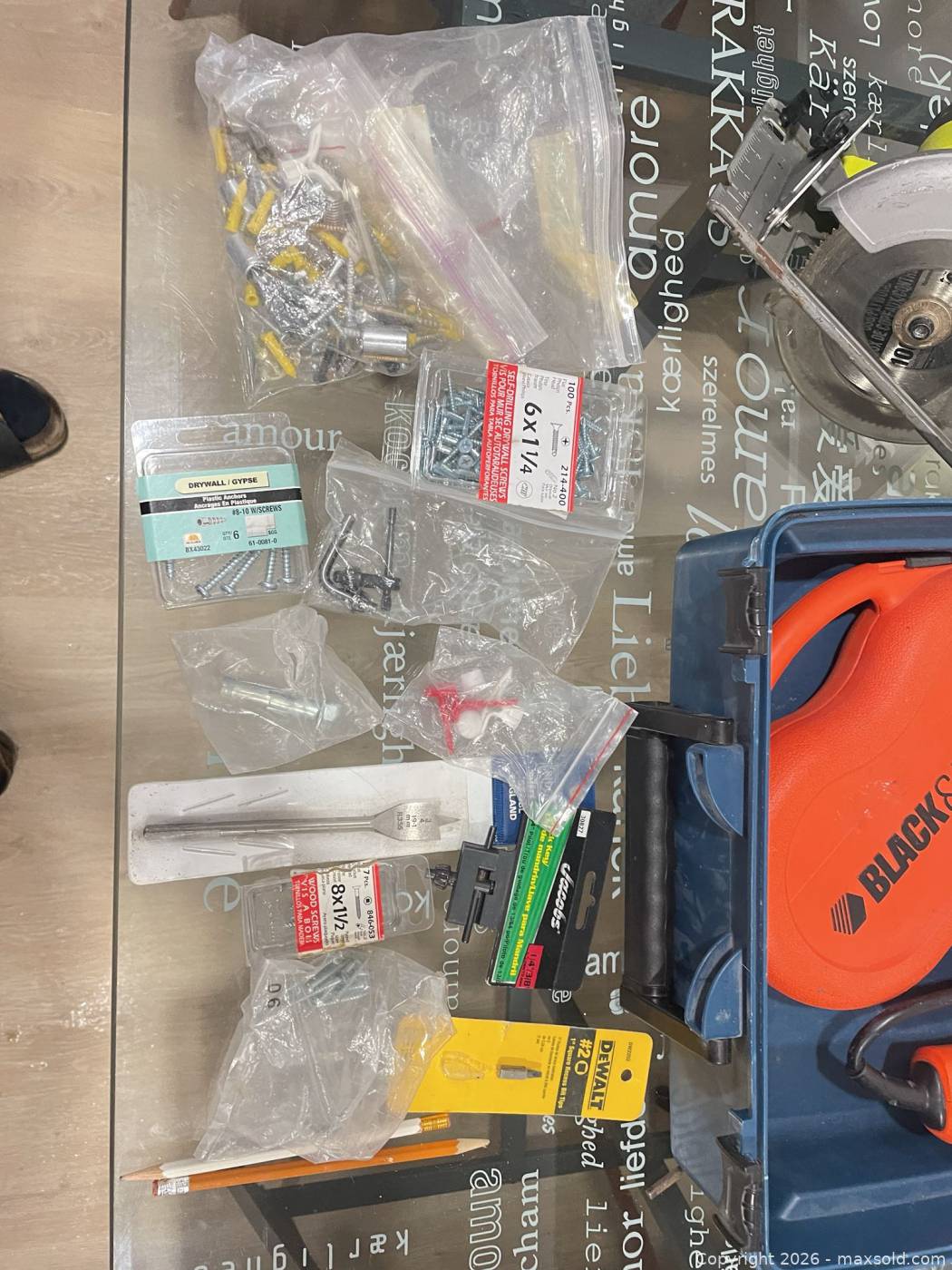 Power tool and hardware lot | Maxsold
