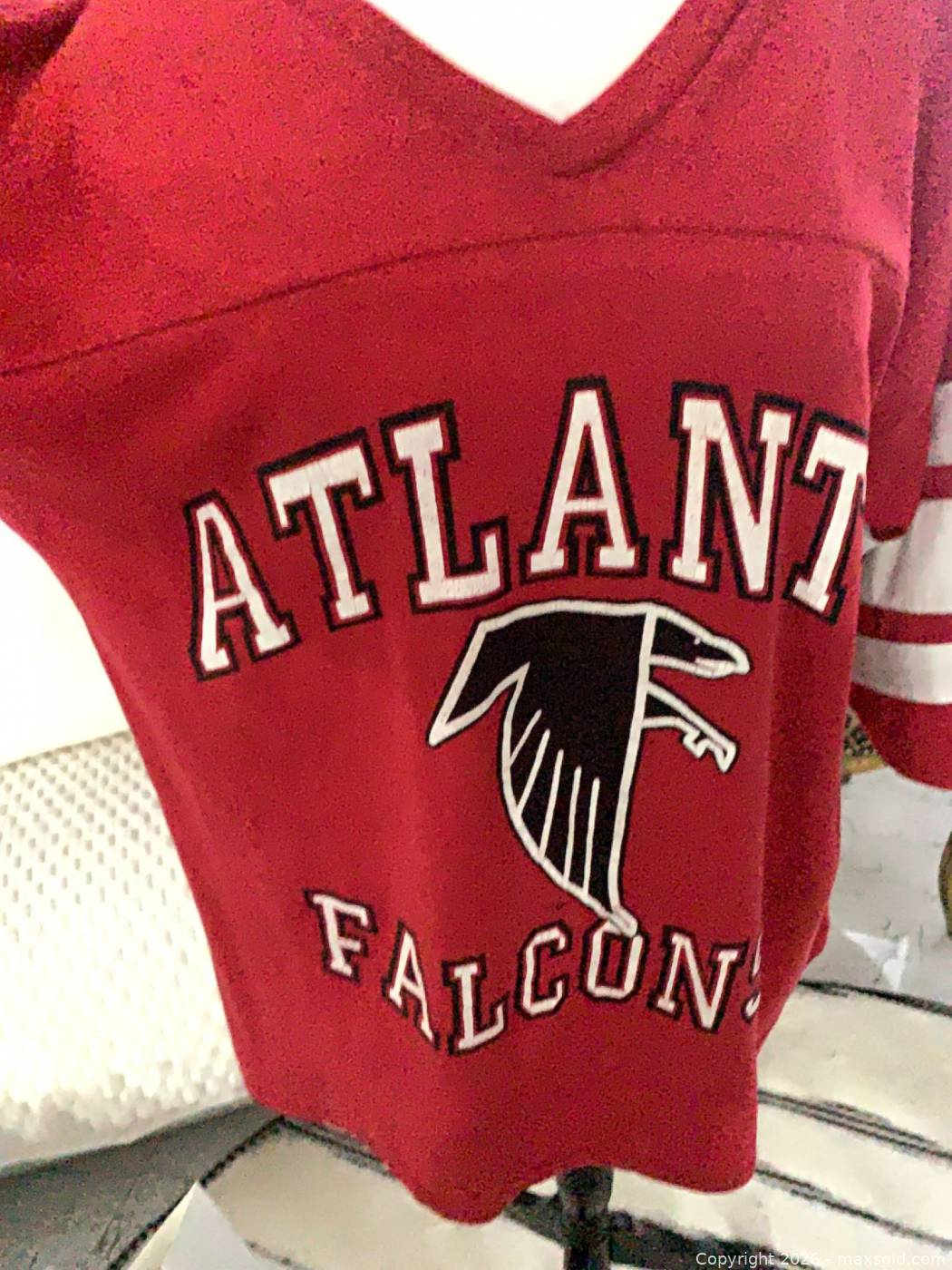 Vintage Atlanta Falcons red jersey-style shirt size L | Maxsold