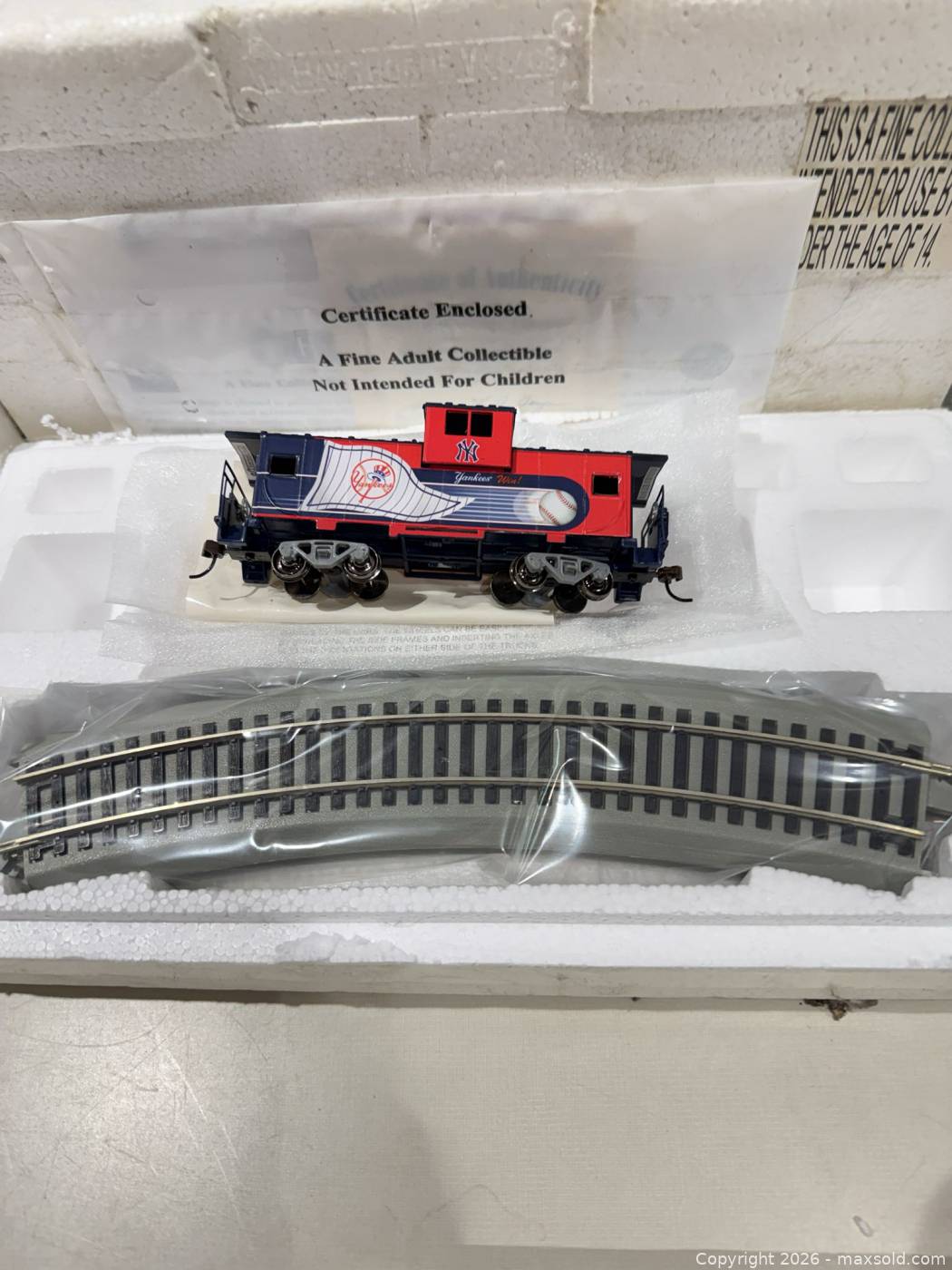 Hawthorne Village New York Yankees HO Train Set | Maxsold