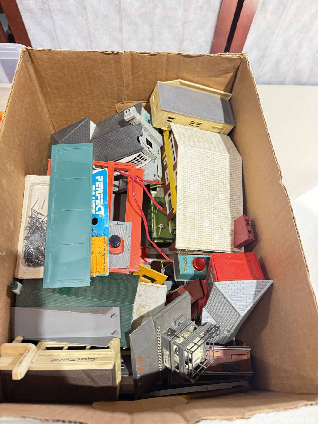 Tyco HO scale model train lot | Maxsold