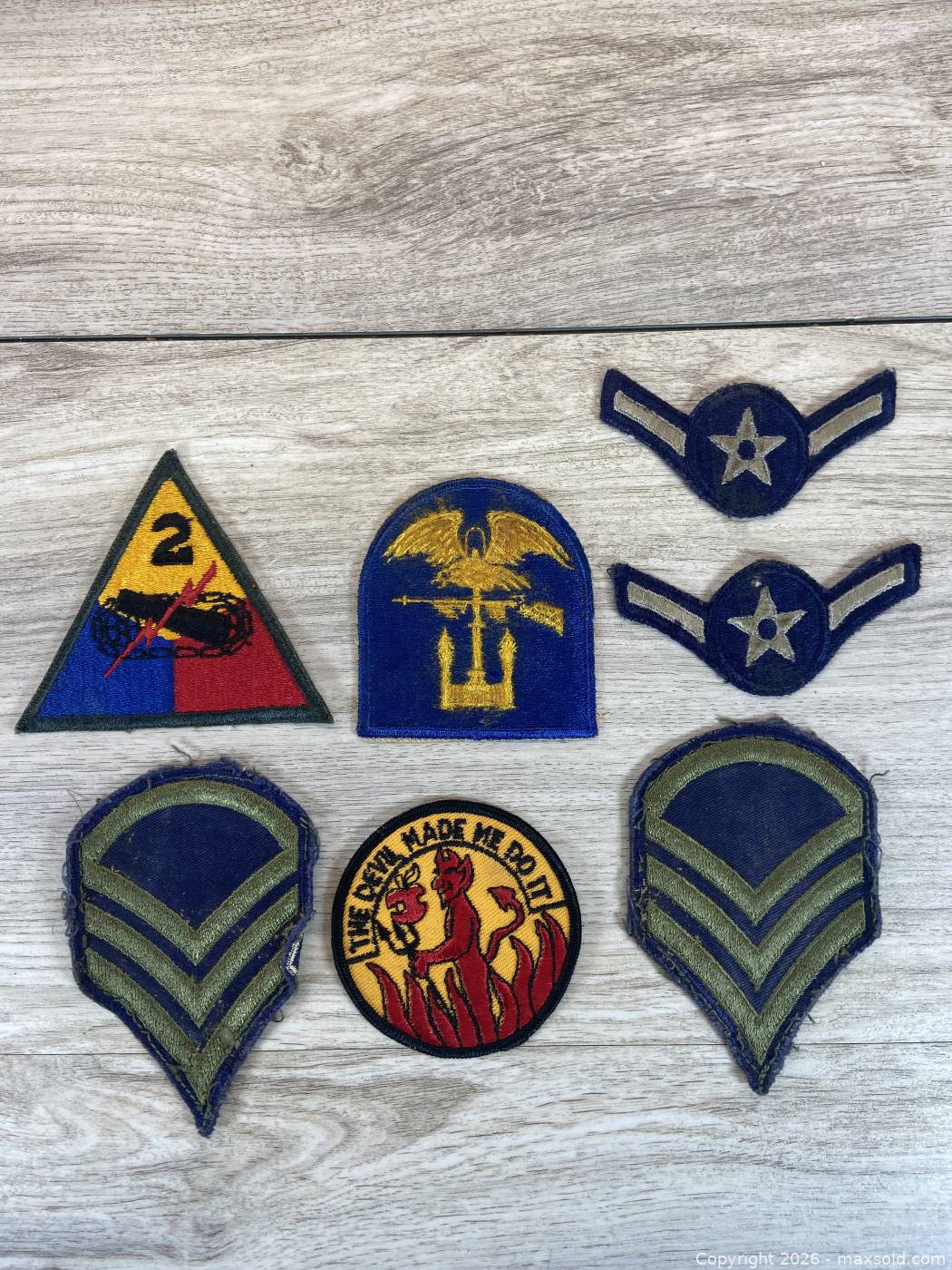 Vintage US military embroidered patches | Maxsold