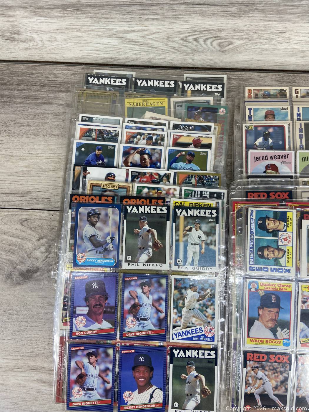 Vintage baseball trading cards in sleeves | Maxsold