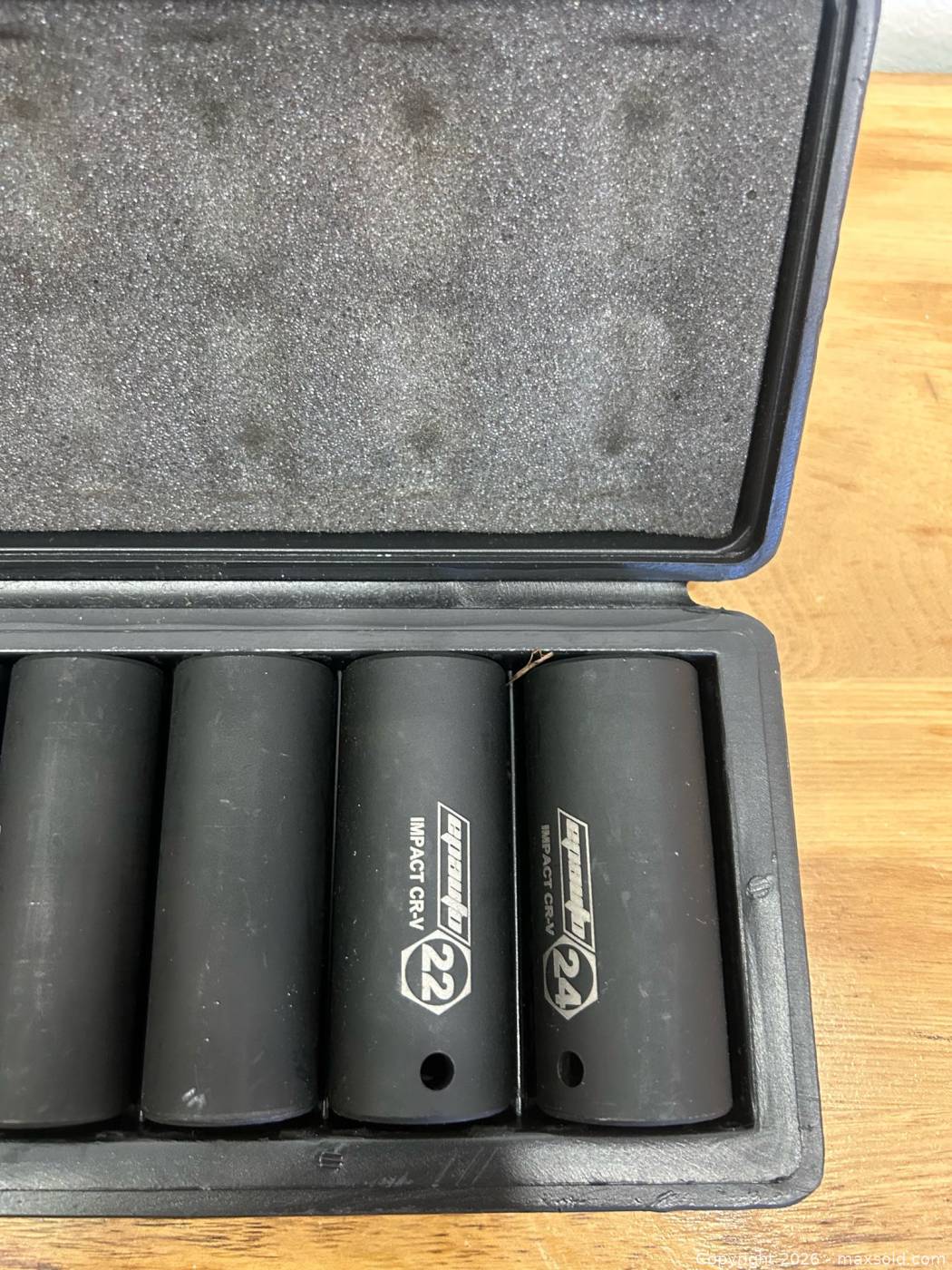 EPAuto 10-pc 1/2" Metric Deep Impact Socket Set | Maxsold