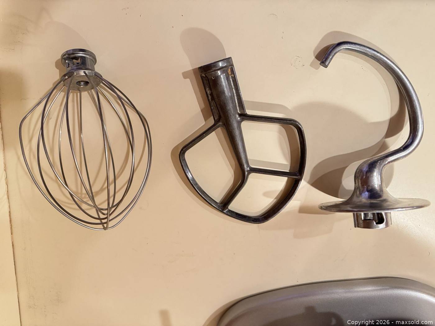 KitchenAid Pro 500 Stand Mixer with Bowl & 3 Attachments | Maxsold