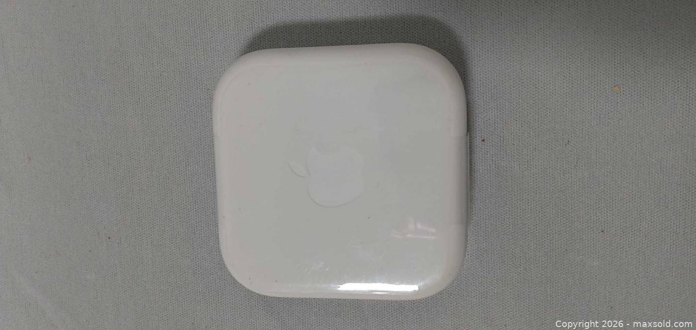 Apple EarPods wired earphones 3.5 mm jack | Maxsold