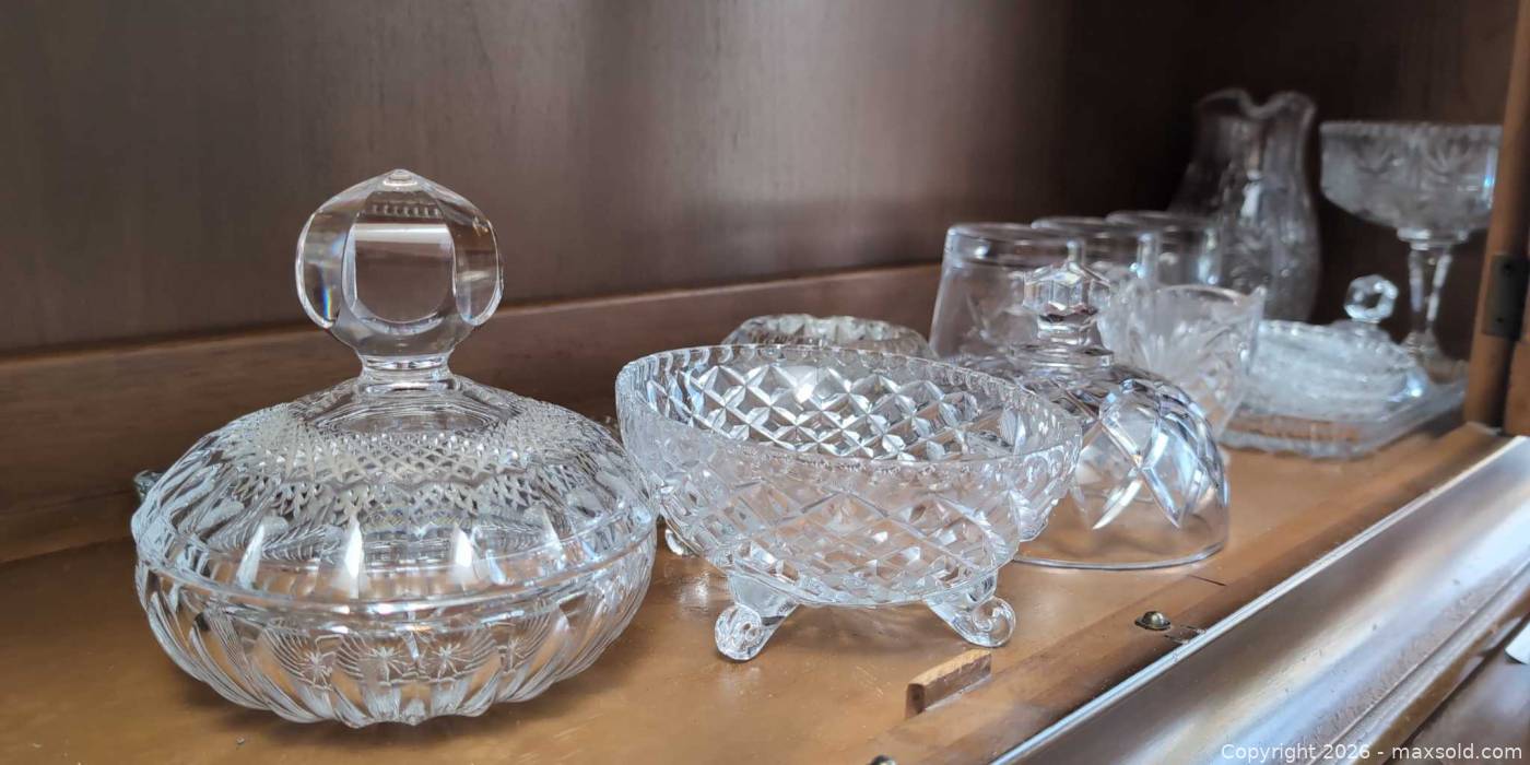Cut crystal diamond star tableware 9 pcs | Maxsold